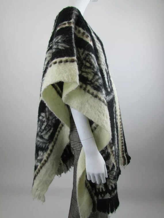Vintage original 1970s wool poncho jacket - Gem