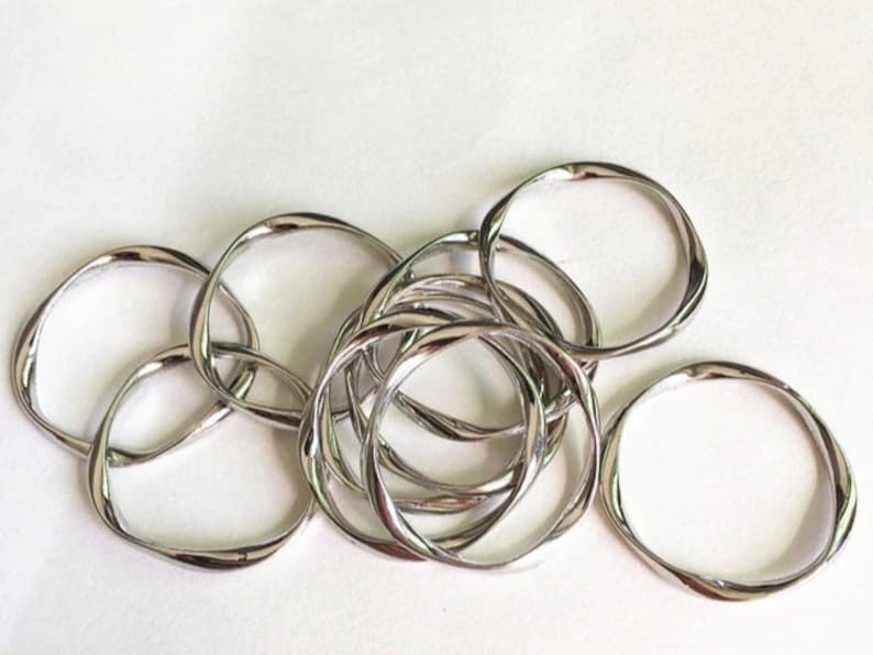 20mm SILVER CIRCLE Twisted Linking Rings 10 Pcs Connecting - Etsy