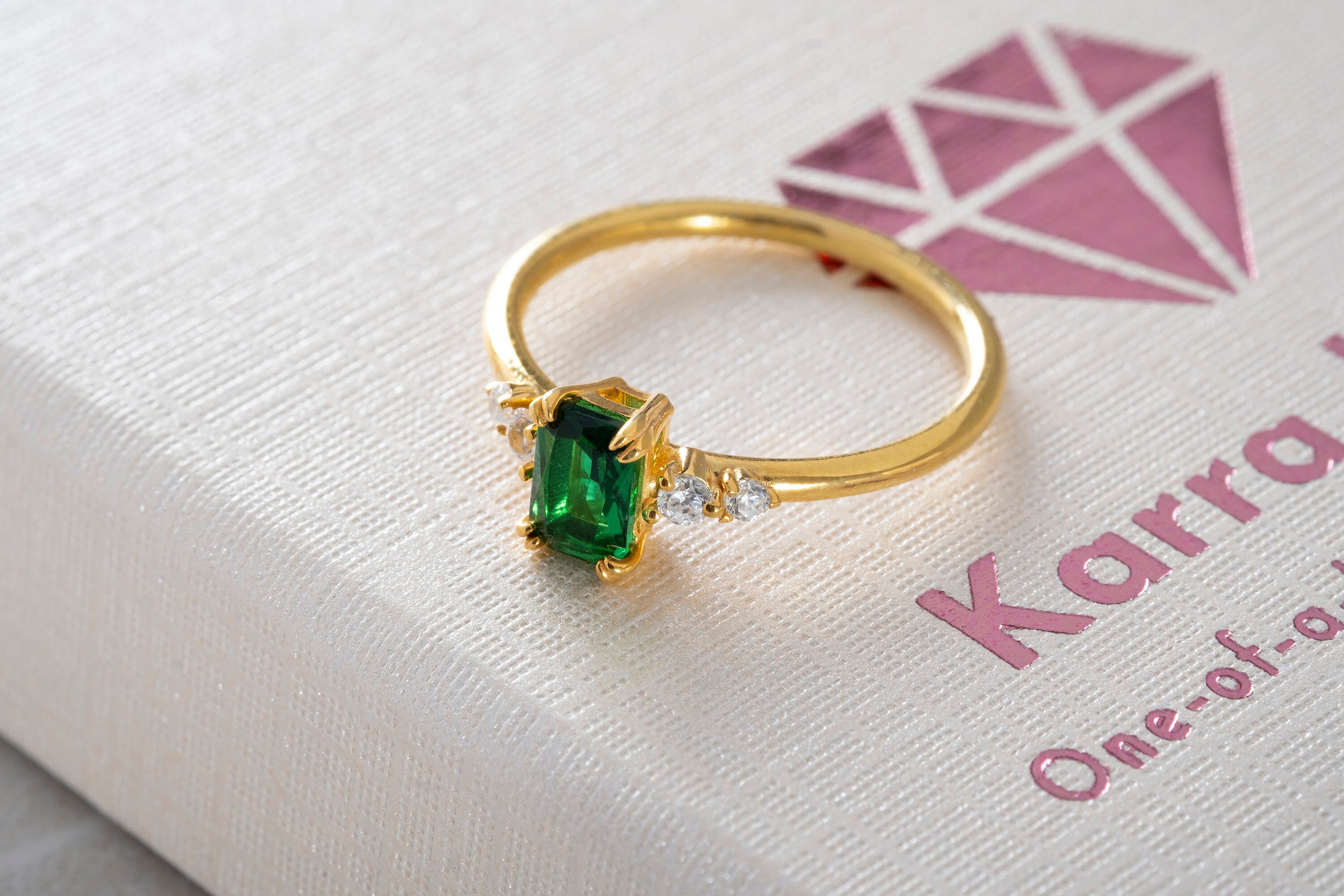 14K Gold Emerald Green Baguette Center Stone Ring, Green Stone ...
