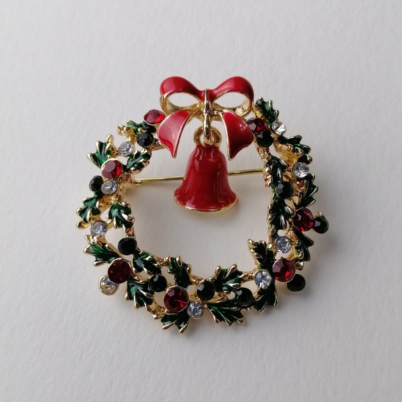 Vintage Xmas Wreath Pins - Etsy