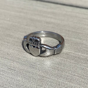 Silver Claddagh Ring, Irish Heart Signet - Etsy