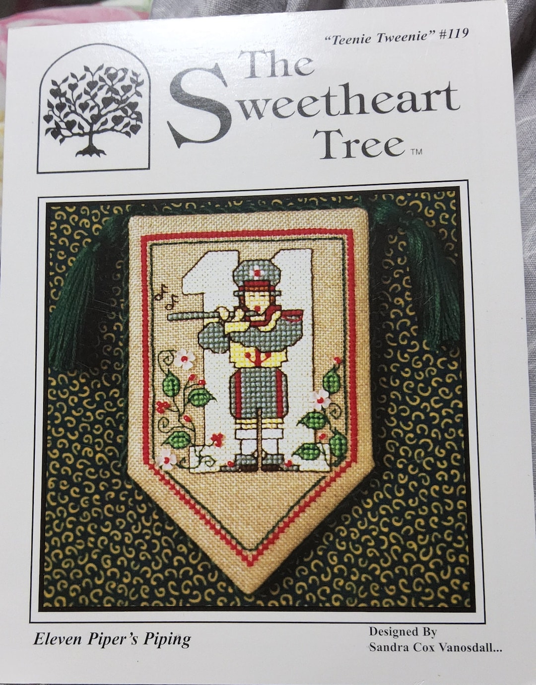 The Sweetheart Tree Teenie Tweenie Eleven Piper's Piping Cross Stitch Christmas Ornament Pattern ...