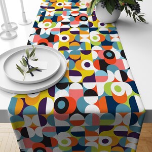 Geometric Shapes Pattern Table Runner, Abstract Accent Table Sheet ...