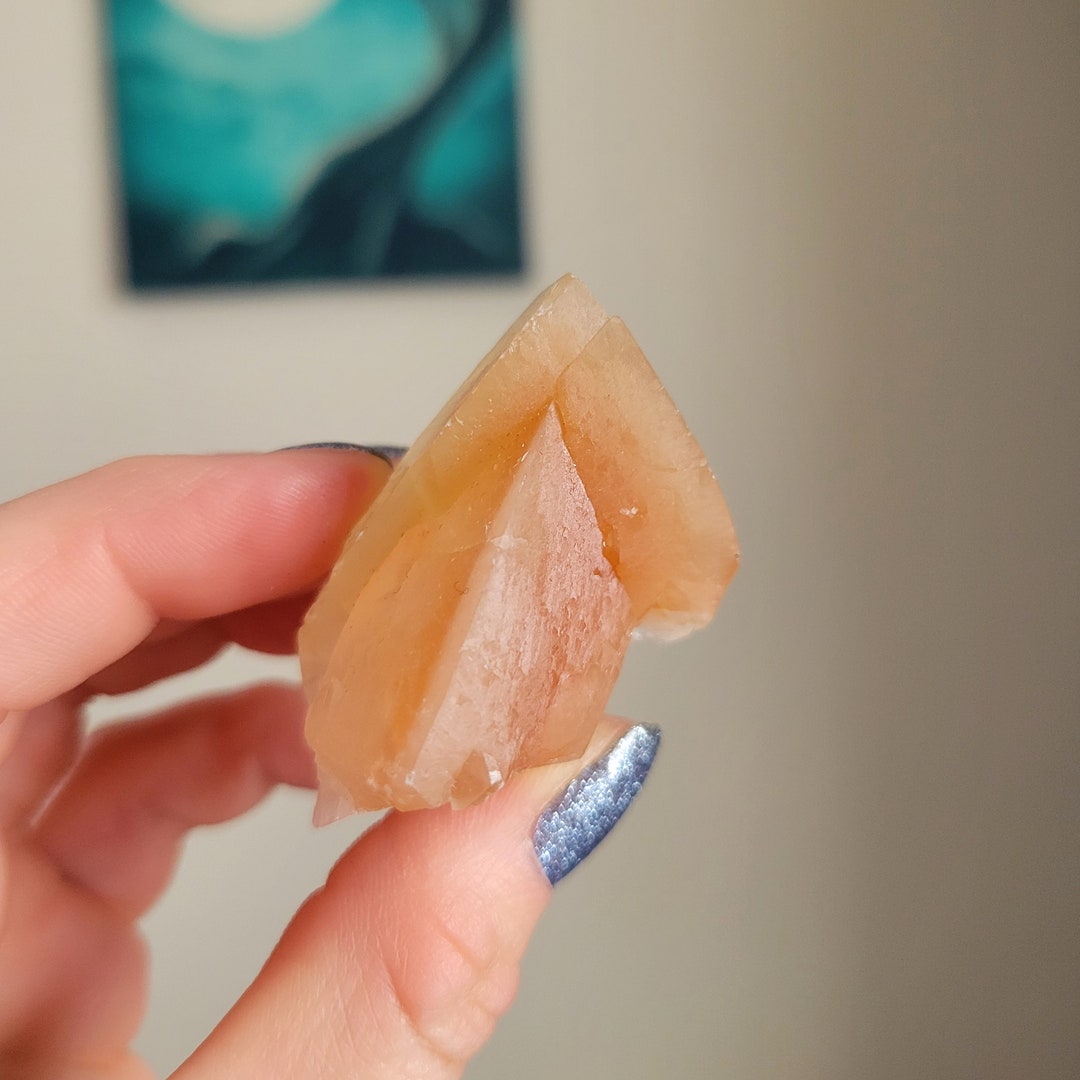 Honey Color Mariposa Butterfly Calcite Crystal Specimen With Phantoms ...