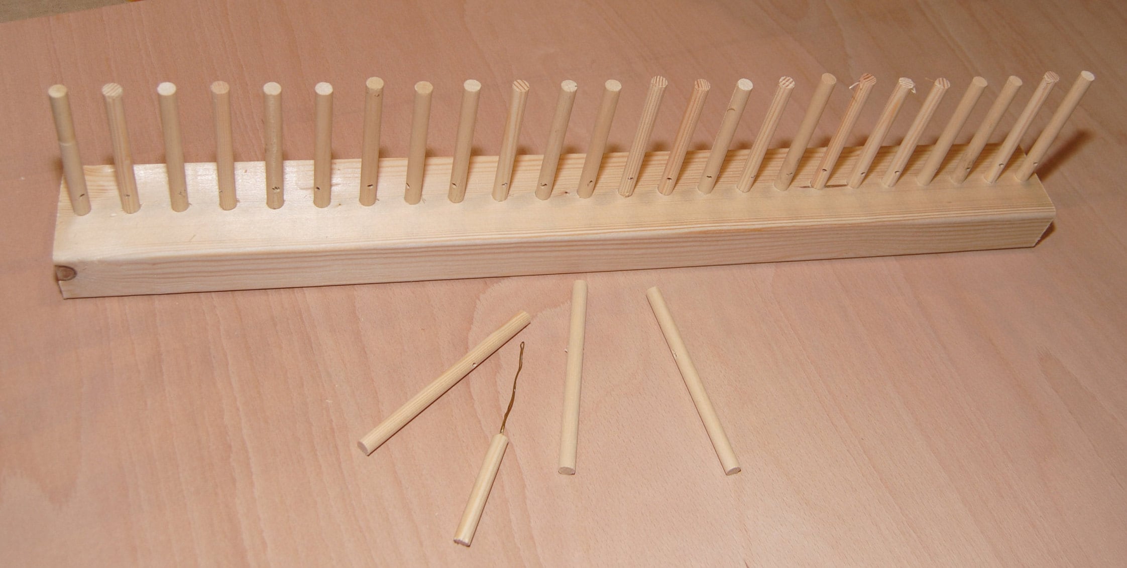 Peg Loom 1-row Medium 600mm 24 Holes. for Weaving Wool, Fleece, Rags or ...
