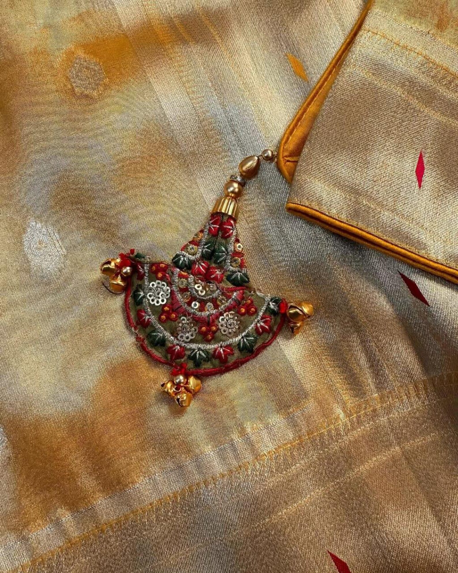 Royal Beauties Pure Soft Tissue Paithani Muniya Border Rich Paithani ...