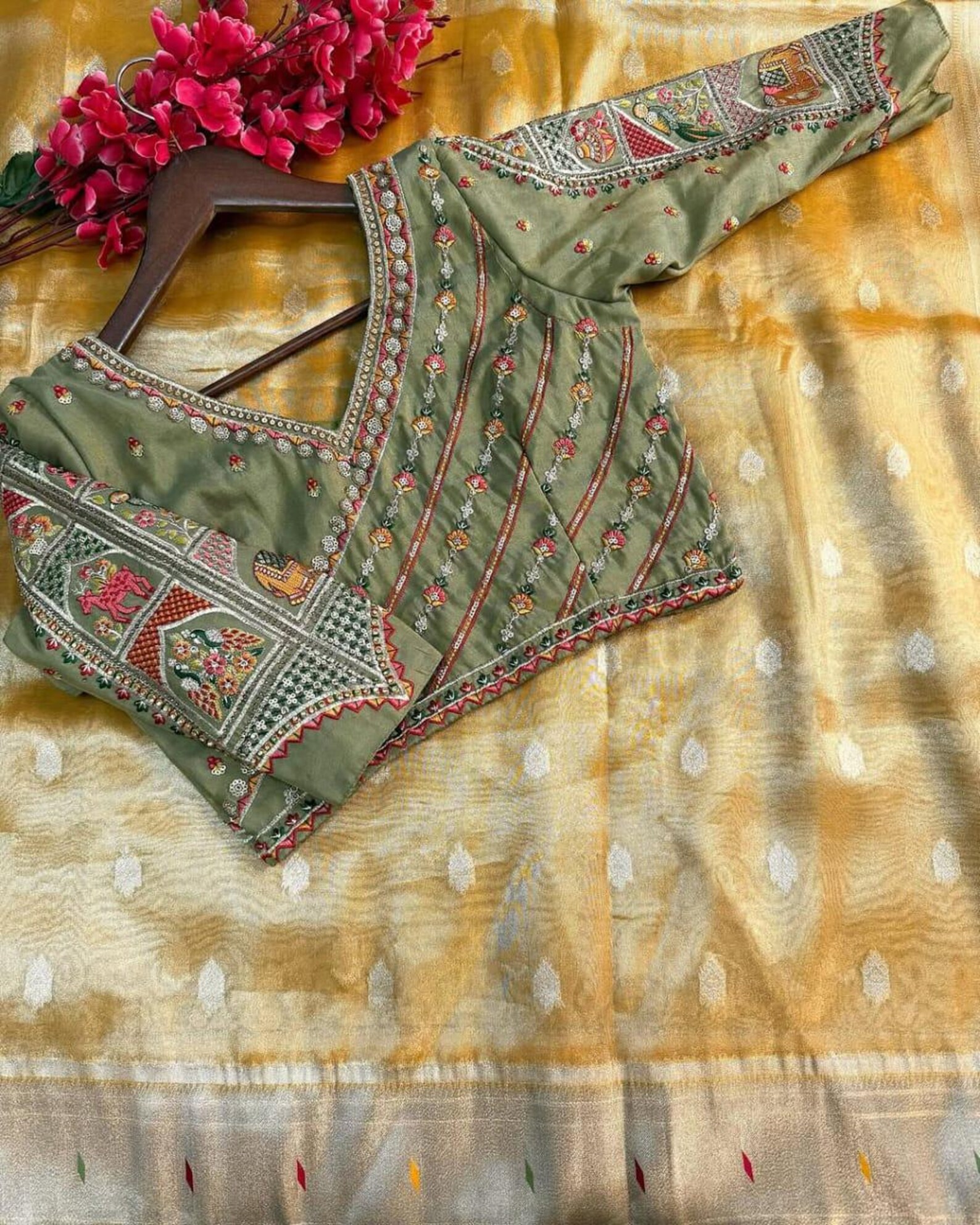 Royal Beauties Pure Soft Tissue Paithani Muniya Border Rich Paithani ...