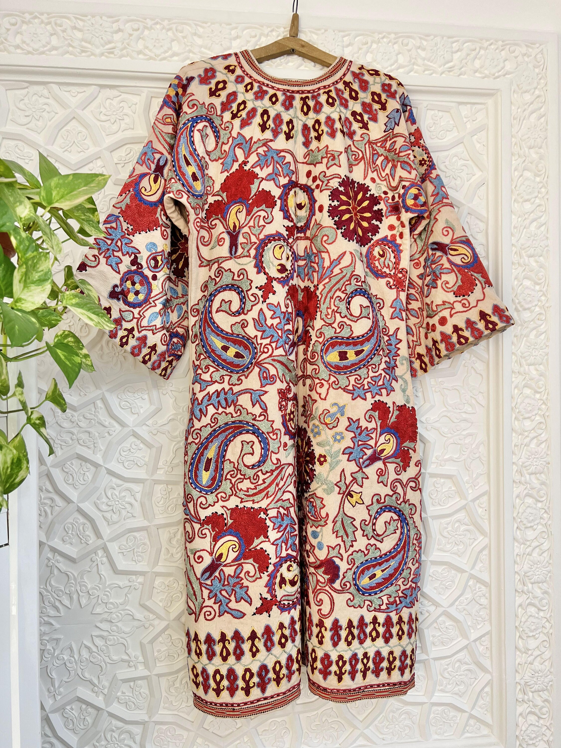 Uzbek Suzani Embroidered Coat, Suzani Long Caftan, Suzani Coat, Suzani Textile, Suzani Fabrique ...