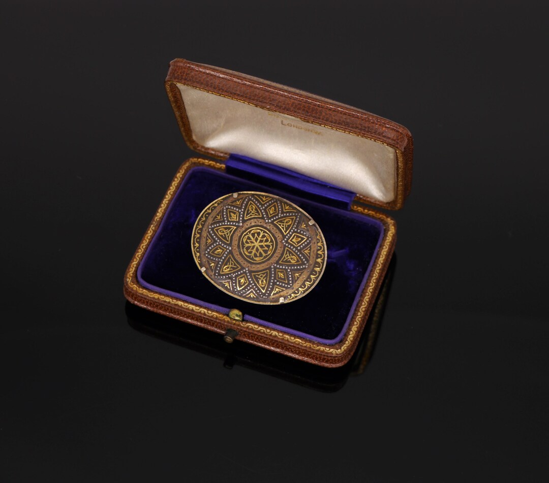 Vintage 1950s Oval Domed Shield Damascene Brooch - Trombone Clasp ...