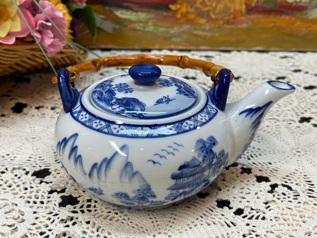 Bombay Teapot, Vintage Blue & White Ceramic Tea Pot, Willow Pattern ...