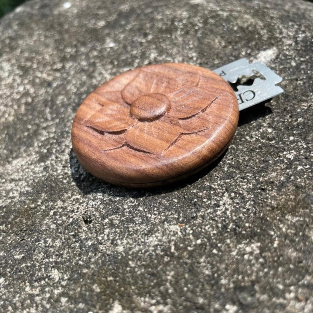 UFO BREAD LAME, Exquisite Lotus Engraving With Ergonomic Petal Grip ...