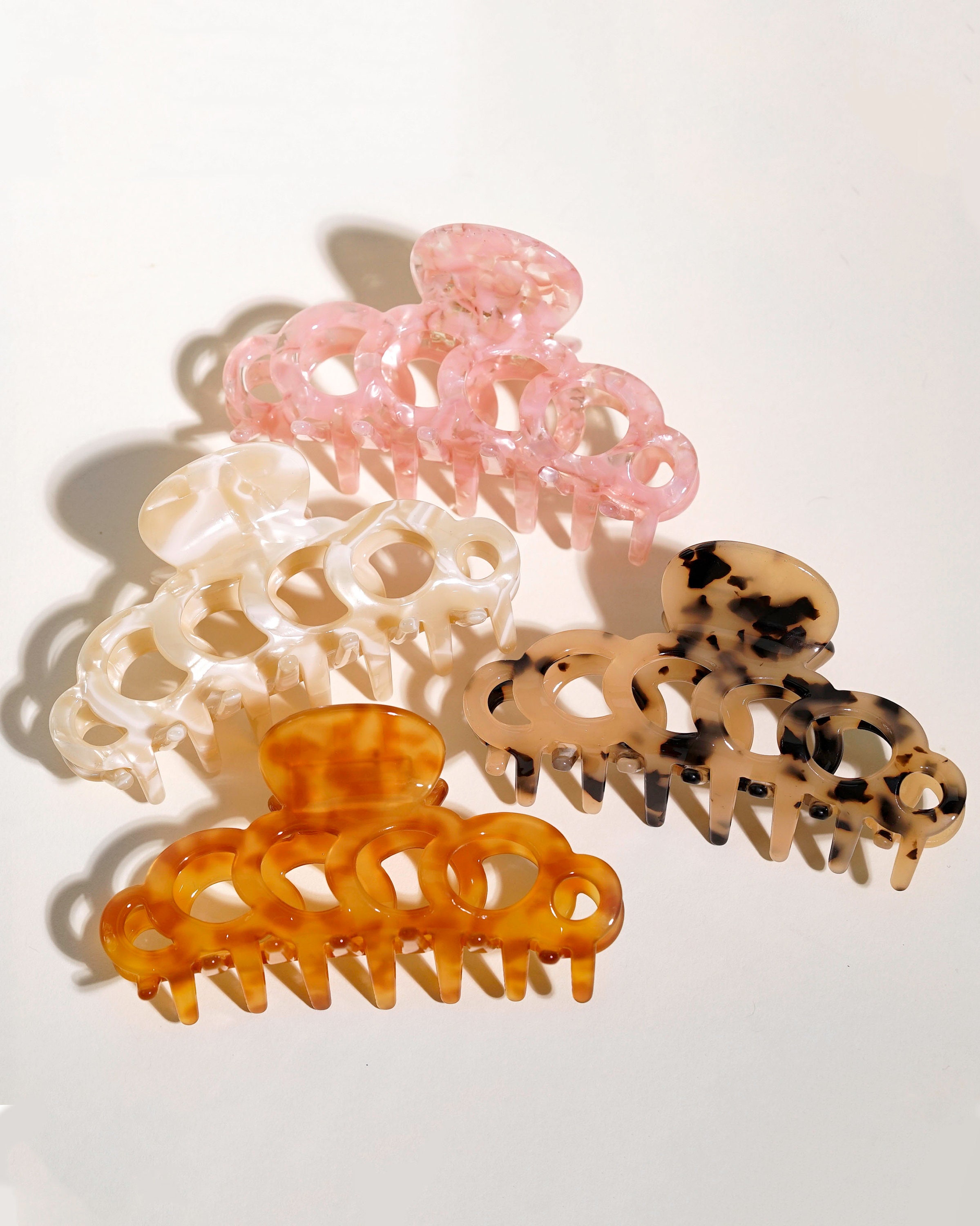 BEIGE Shell Hair Claw Clip, Perfect for Thick Hair, Blonde Tortoise ...