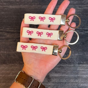 Pink Bows Keychain / Bow Embroidered Keychain / Coquette Bow Embroidery ...