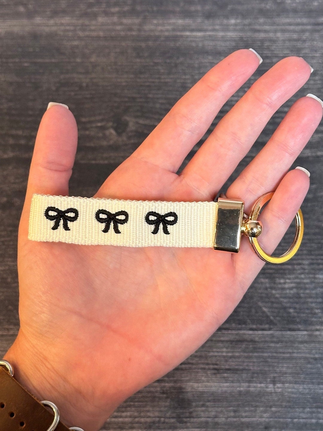 Black Bow Keychain / Bow Embroidered Keychain / Coquette Bow Embroidery ...