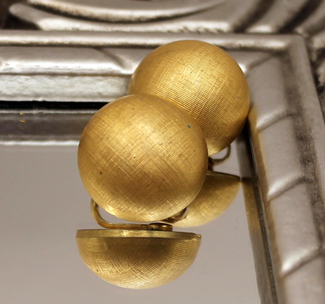Vintage Crown Trifari Gold Button Clip on Earrings Textured Puffy Half ...