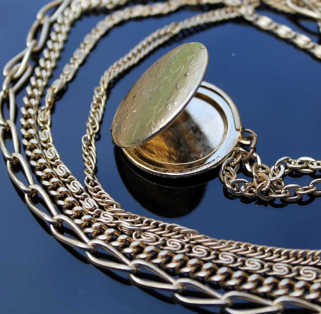 Vintage Gold Photo Locket Necklace for Woman Graduated Layered Chains ...
