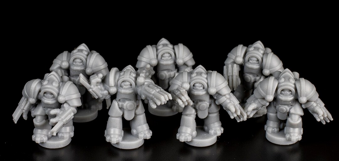 Orbital Knights Heavy Assault Armour Infantry W. Claws (x21) | 8mm ...