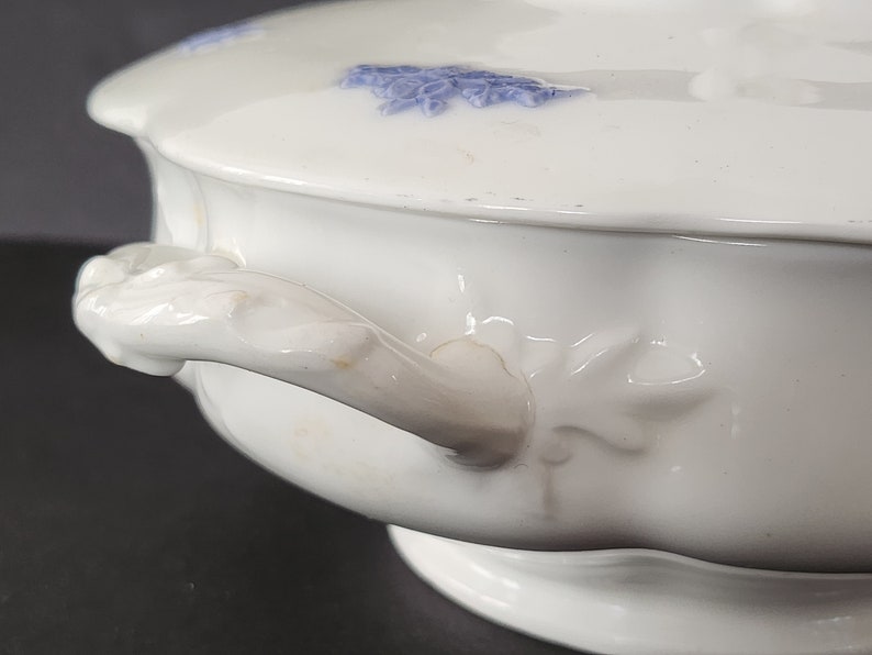 Adderly England Blue Chelsea Covered Vegetable Tureen, Antique Bone ...