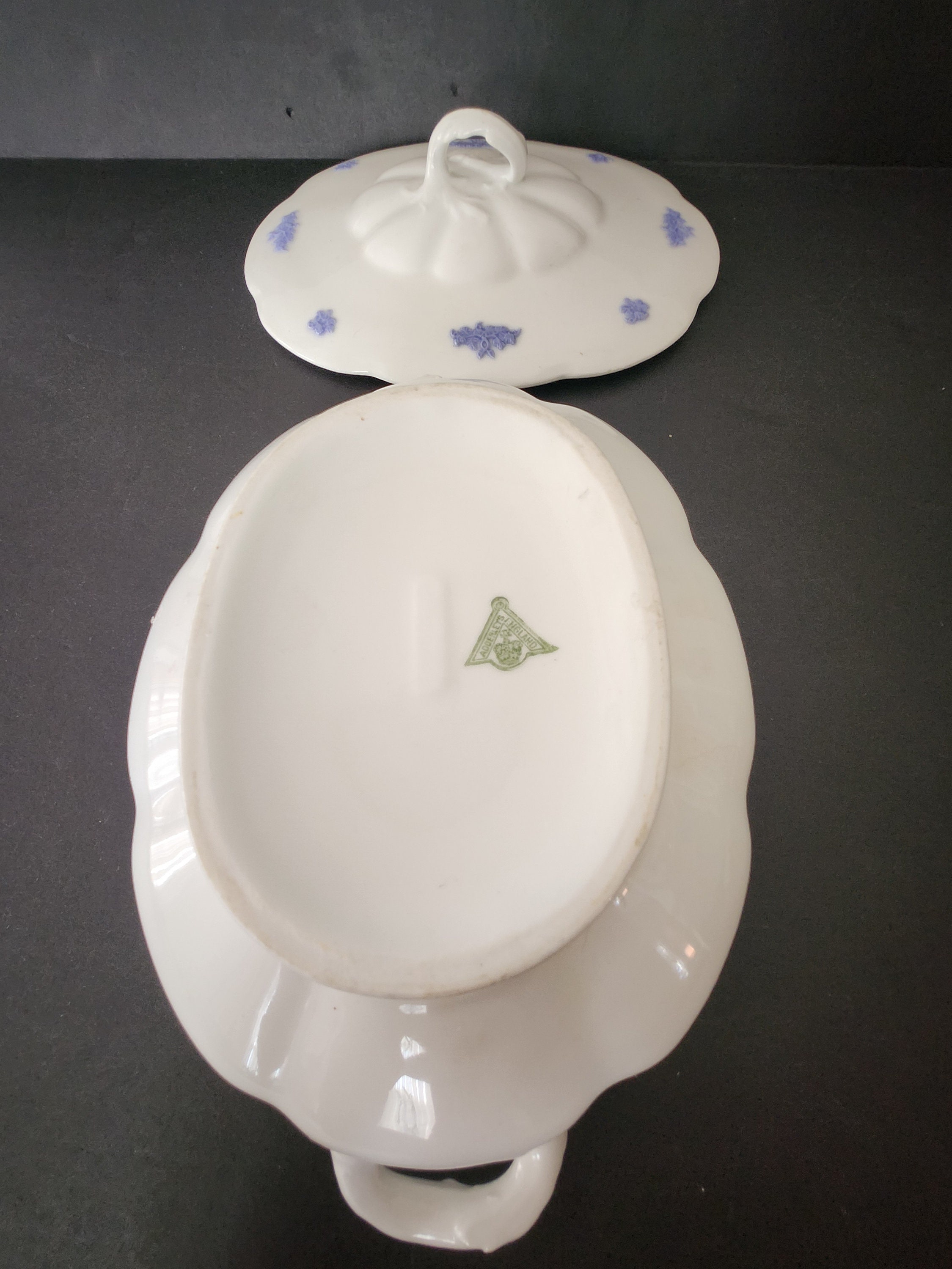 Adderly England Blue Chelsea Covered Vegetable Tureen, Antique Bone ...