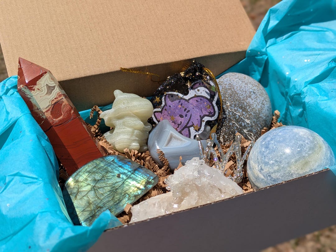 Mystery Crystal Box: Intuitively Chosen Crystals - Etsy