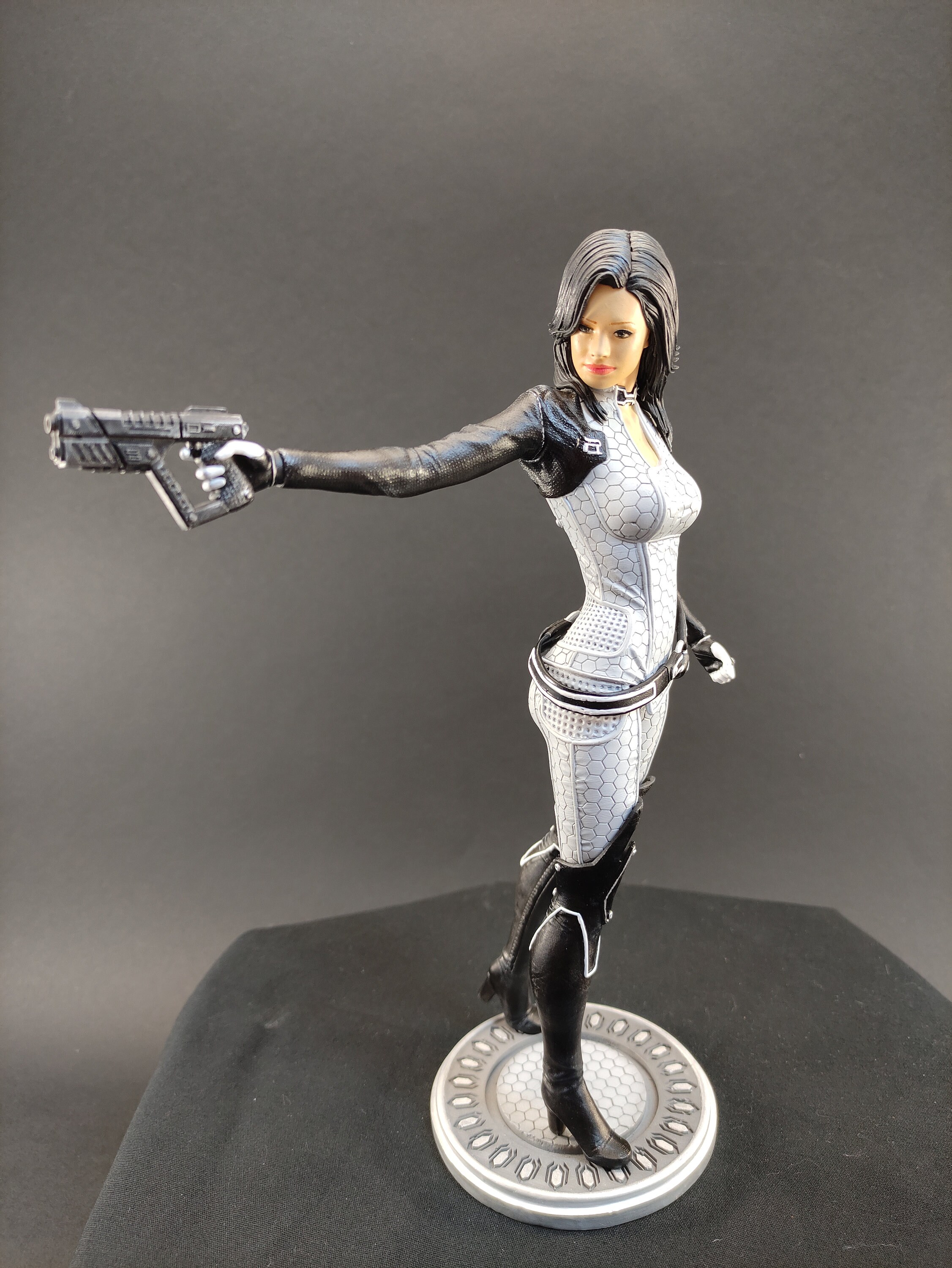 Miranda Mass Effect 3D Printed and Hand Painted Figure - Etsy Ireland