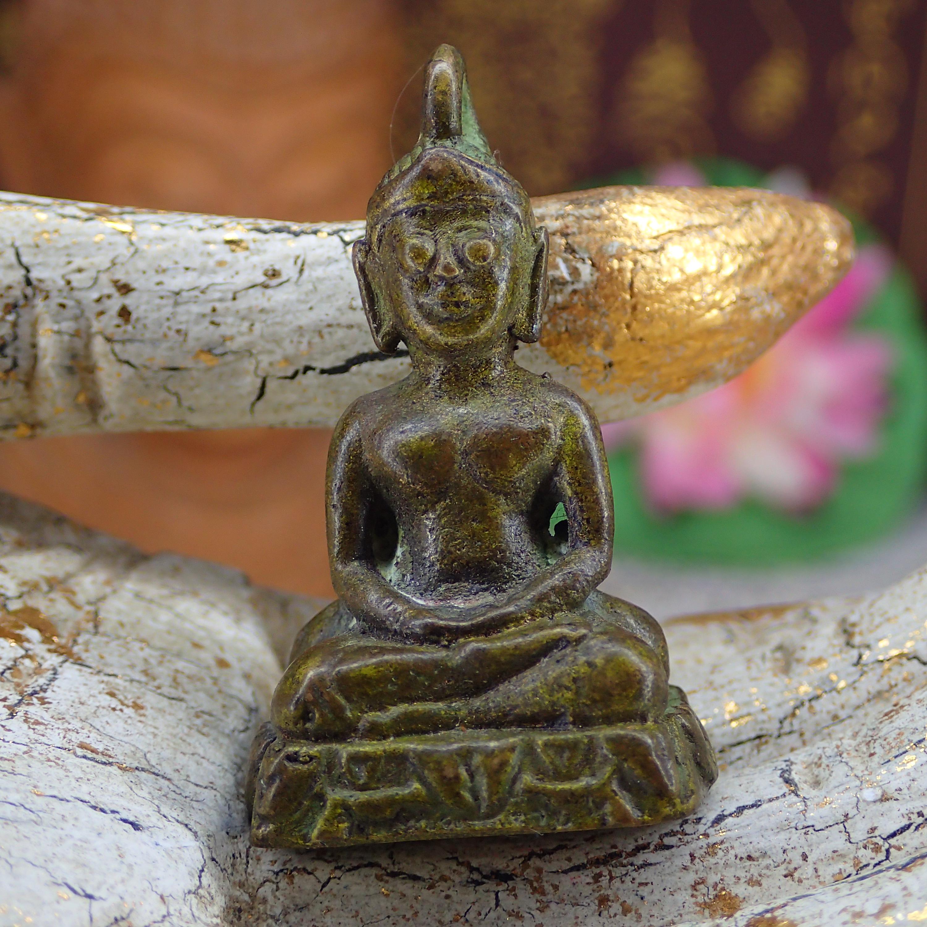 Phra Ngang Amulet / Love Buddha Talisman / Lady Mae & Phra Ngang Charm ...