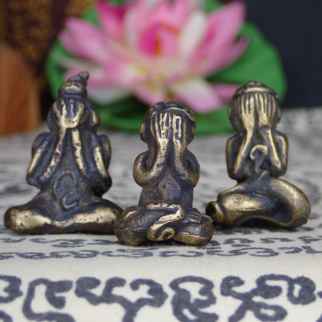 Phra Pidta Amulet / Pitta Monk Buddhism Talisman / Rare Collectible ...