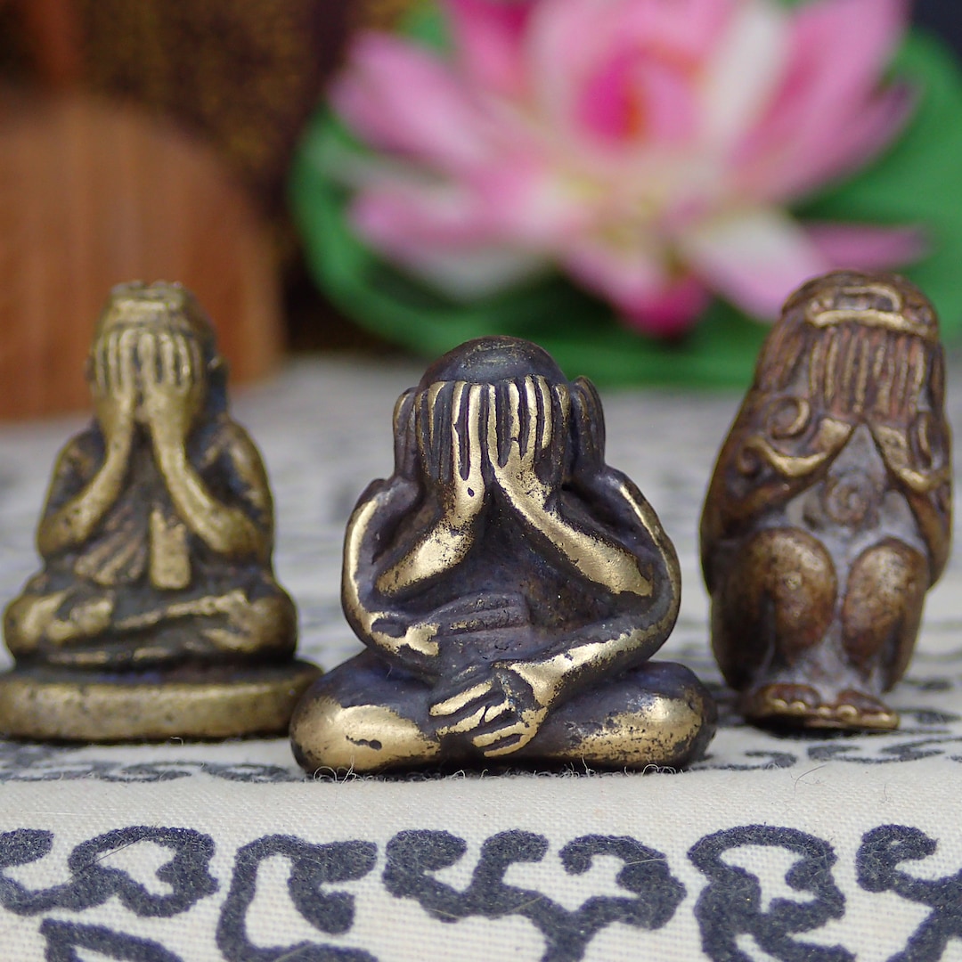 Holy Thai Amulet Phra Pidta Amulet / Pitta Monk Buddhism Talisman ...