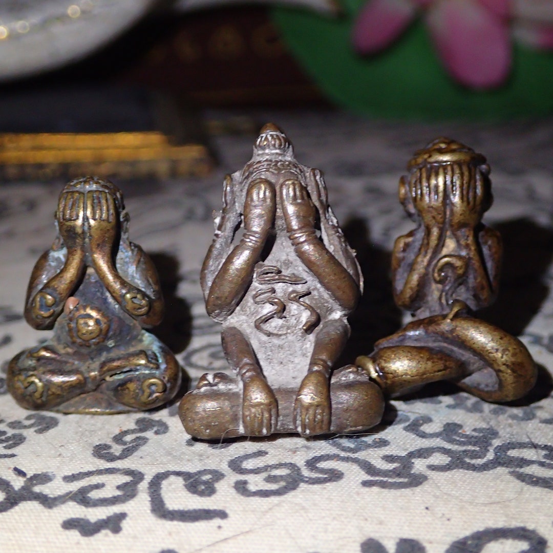 Phra Pidta Amulet / Pitta Monk Buddhism Talisman / Rare Collectible ...