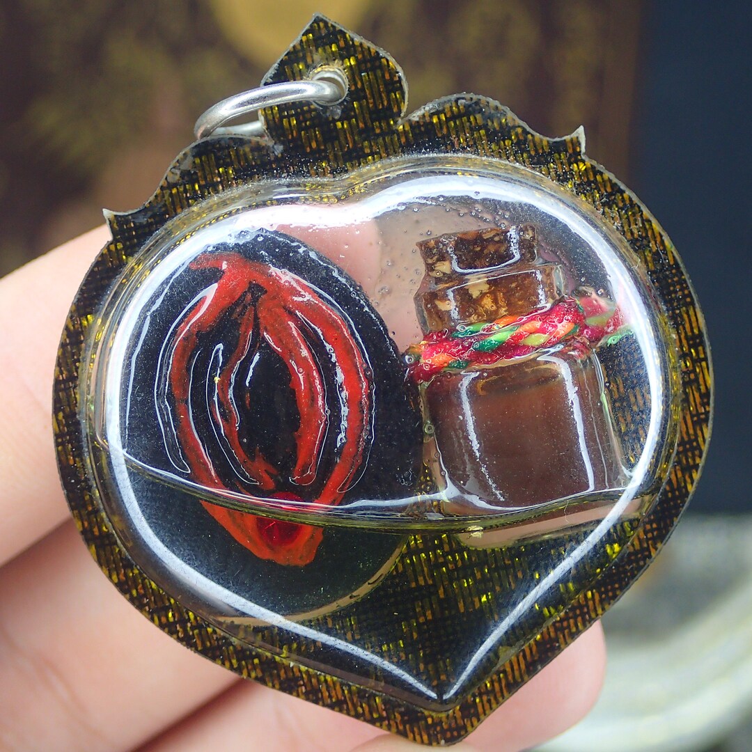 Thai Love Amulet / Vulva Talisman / Holy Charm Pendant / Thai Buddhism ...