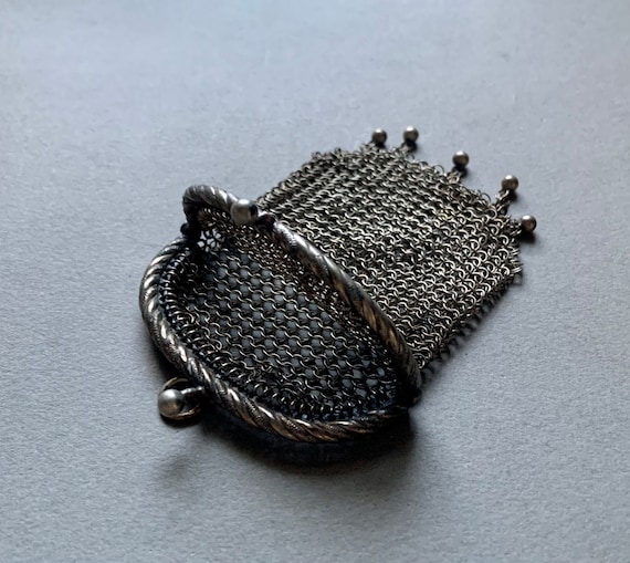 Antique Sterling Silver Chainmail Coin Purse - Gem