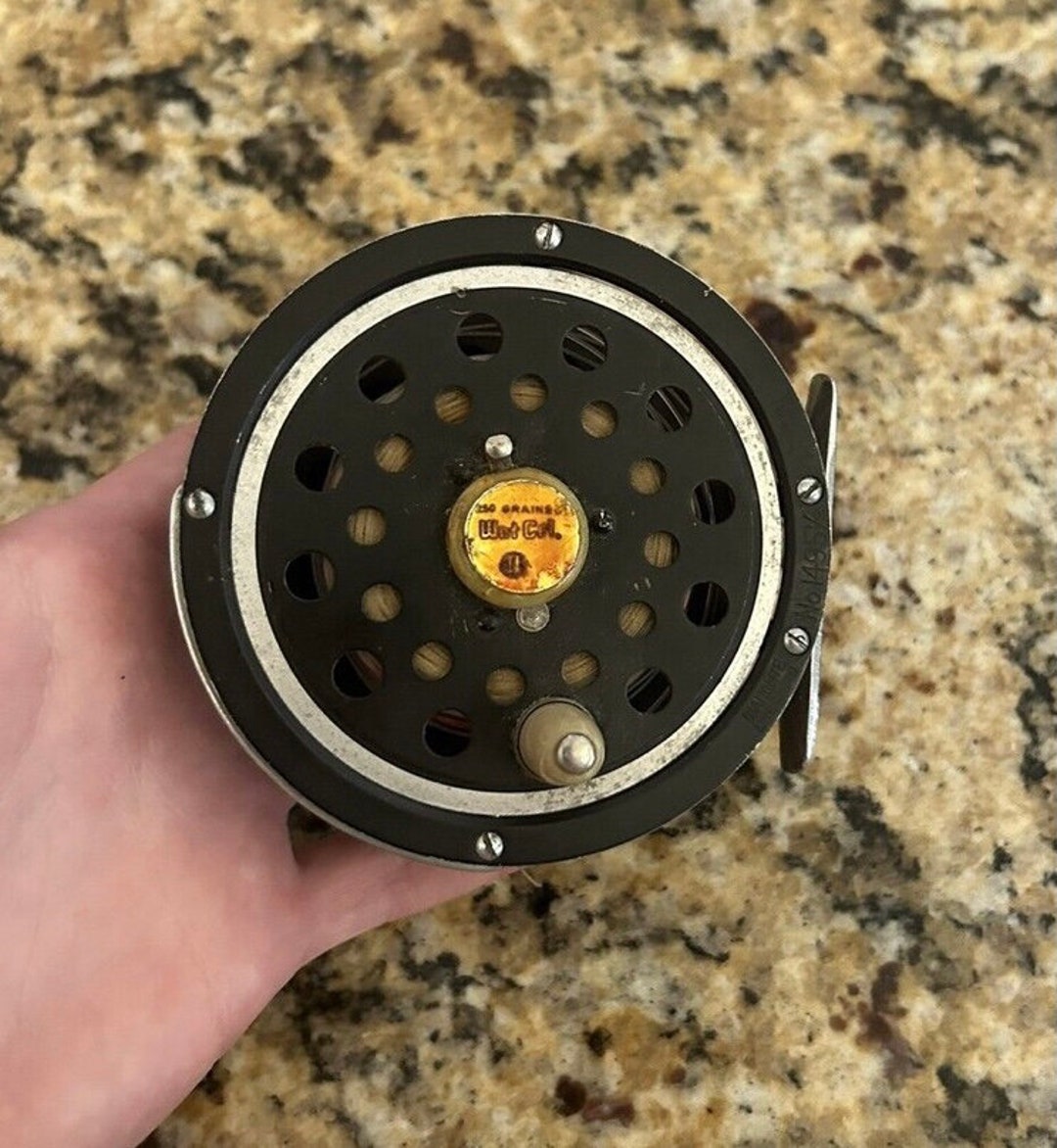 Vintage 1495 1/2 Pflueger Fly Reel W/fly Line - Etsy