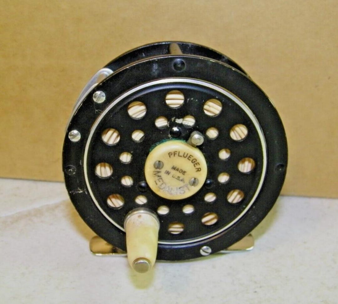 Pflueger 1492 1/2 Medalist Fly Reel W/fly Line 2 - Etsy
