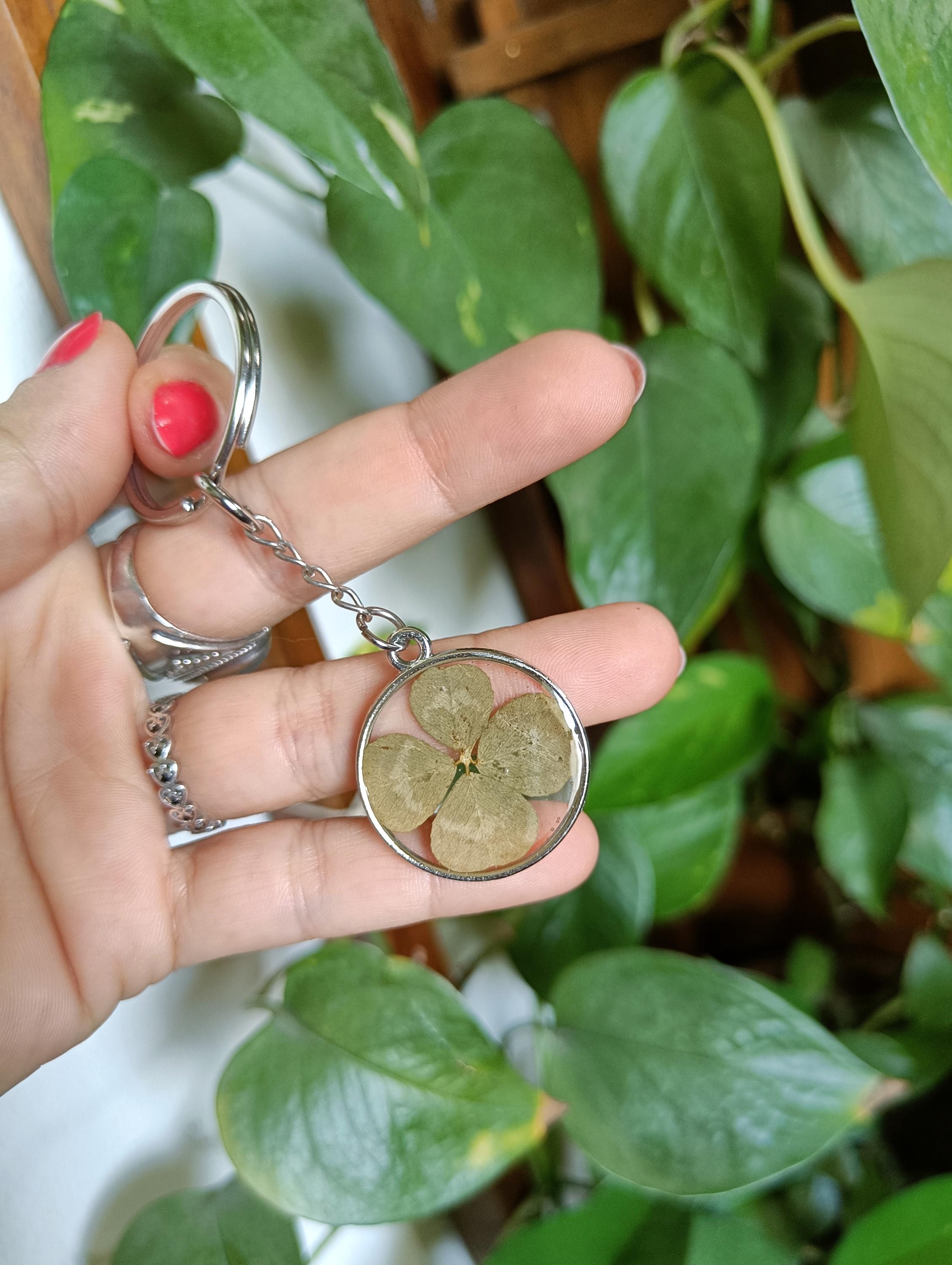 Keychain With Real Four-leaf Clover in Resin, Lucky Home and Car ...