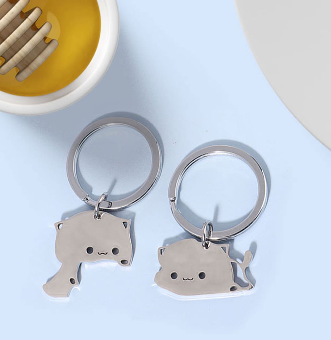 2pcs Peach and Goma Keychain, Cute Stainless Steel Lovely Cats Key ...