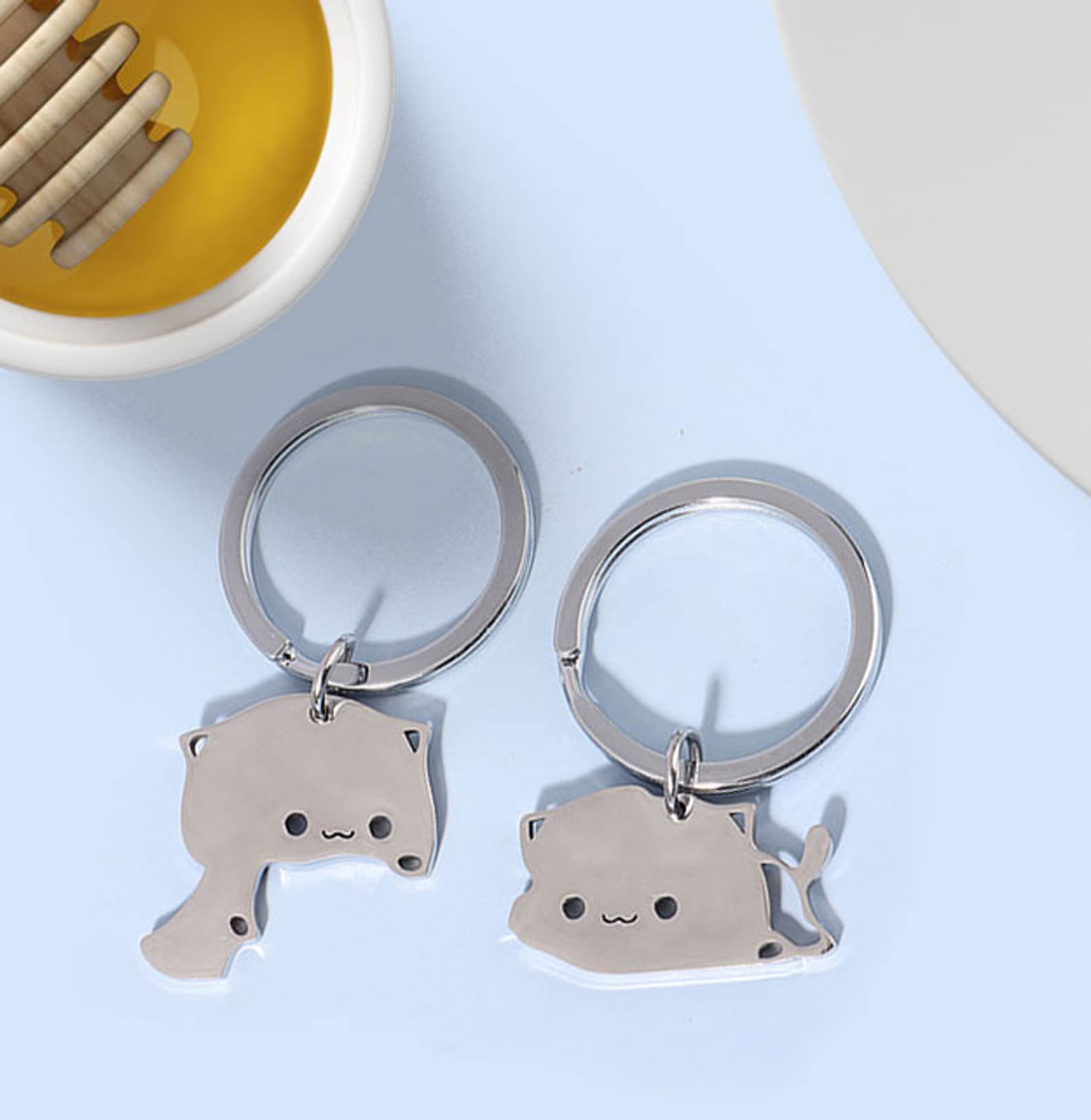 2pcs Peach and Goma Keychain, Cute Stainless Steel Lovely Cats Key ...