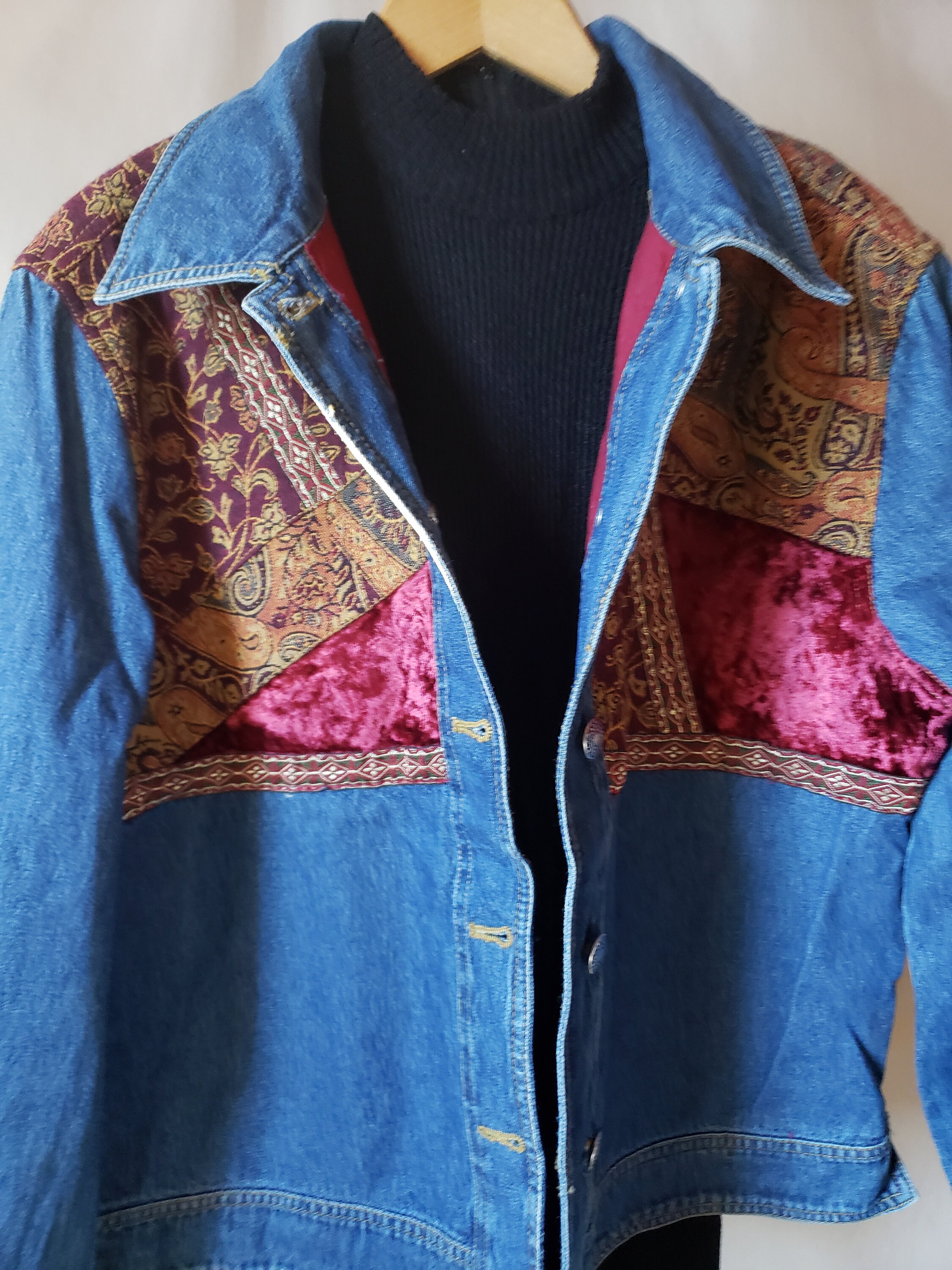 Veste Boho Jean avec patchwork de velours. Doublure rouge, tons très ...