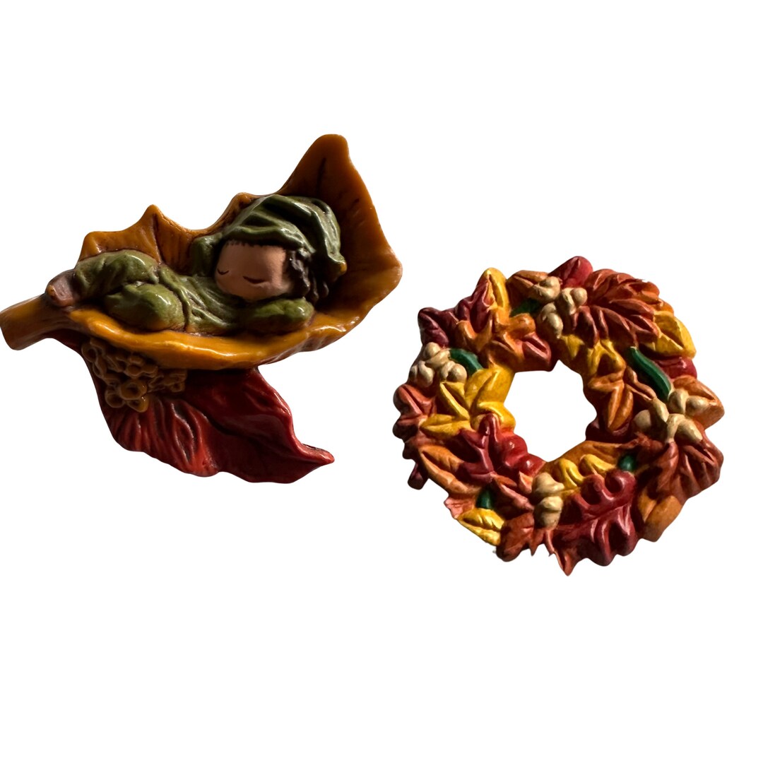 Hallmark Pins Fall Wreath & Napping Elf - Vintage 80s - Excellent ...