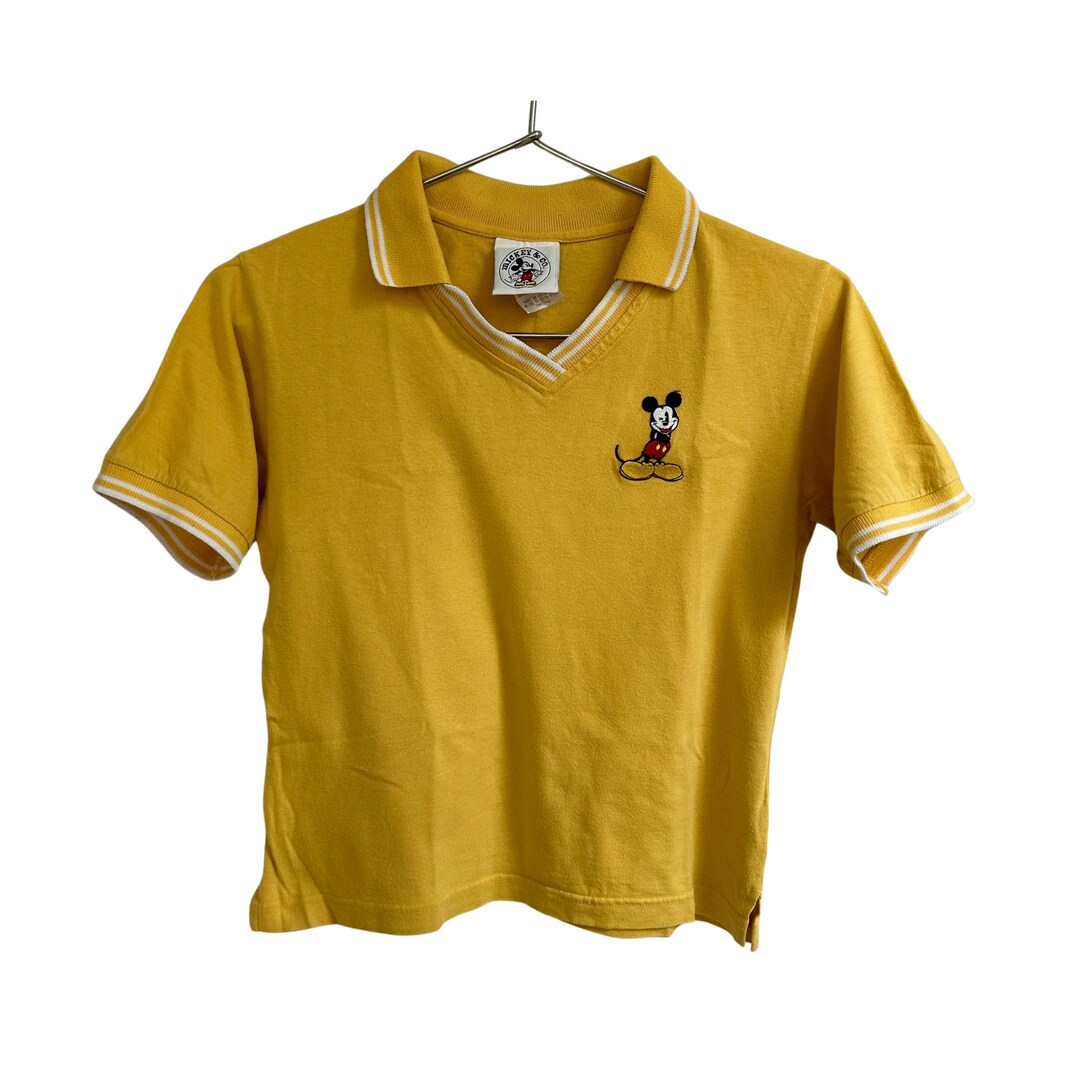 Polo Mickey Mouse Sm en un bonito color amarillo con rayas blancas de ...