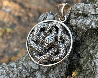 knotwork snake
