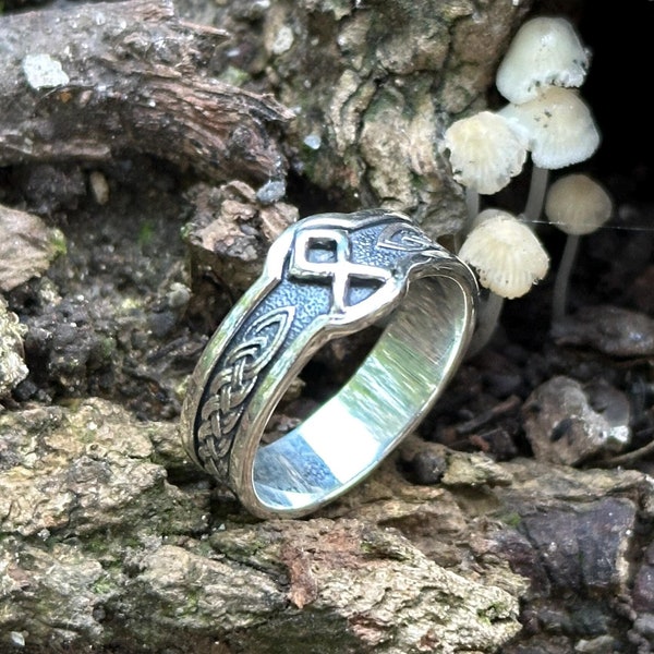 Rune Wedding Ring - Etsy