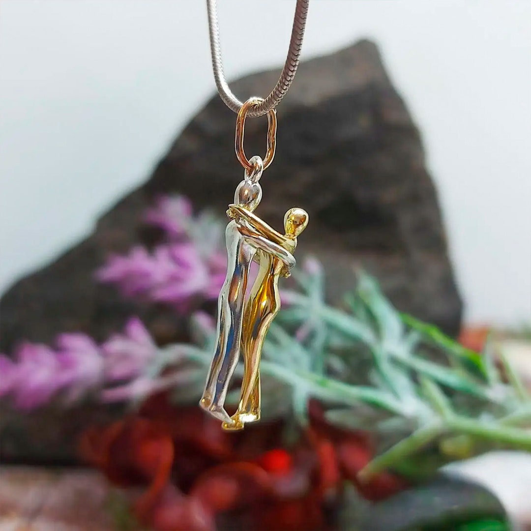 Couple Necklace Dancing Pendant Hug Necklace for Couples Hugging ...