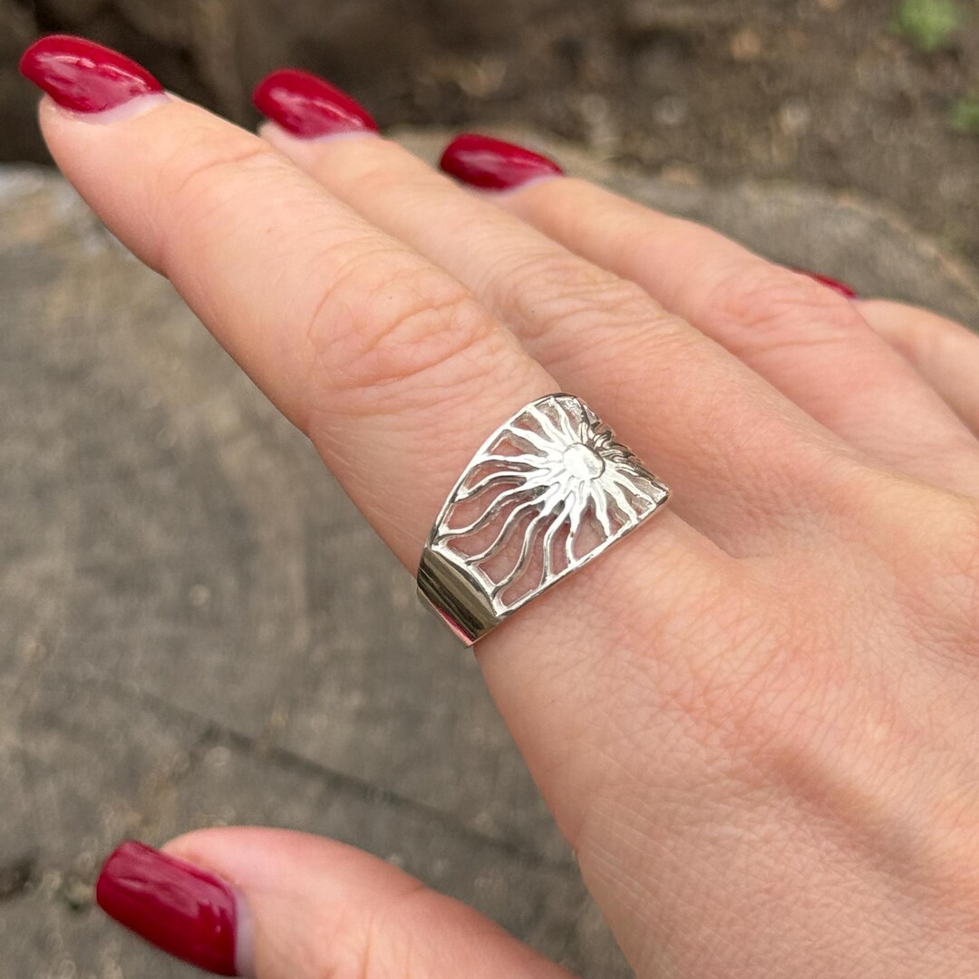 Sterling Silver Sunbeam Band Ring – 925 Signet Sun Ring for Women, Summer Astrology Statement ...