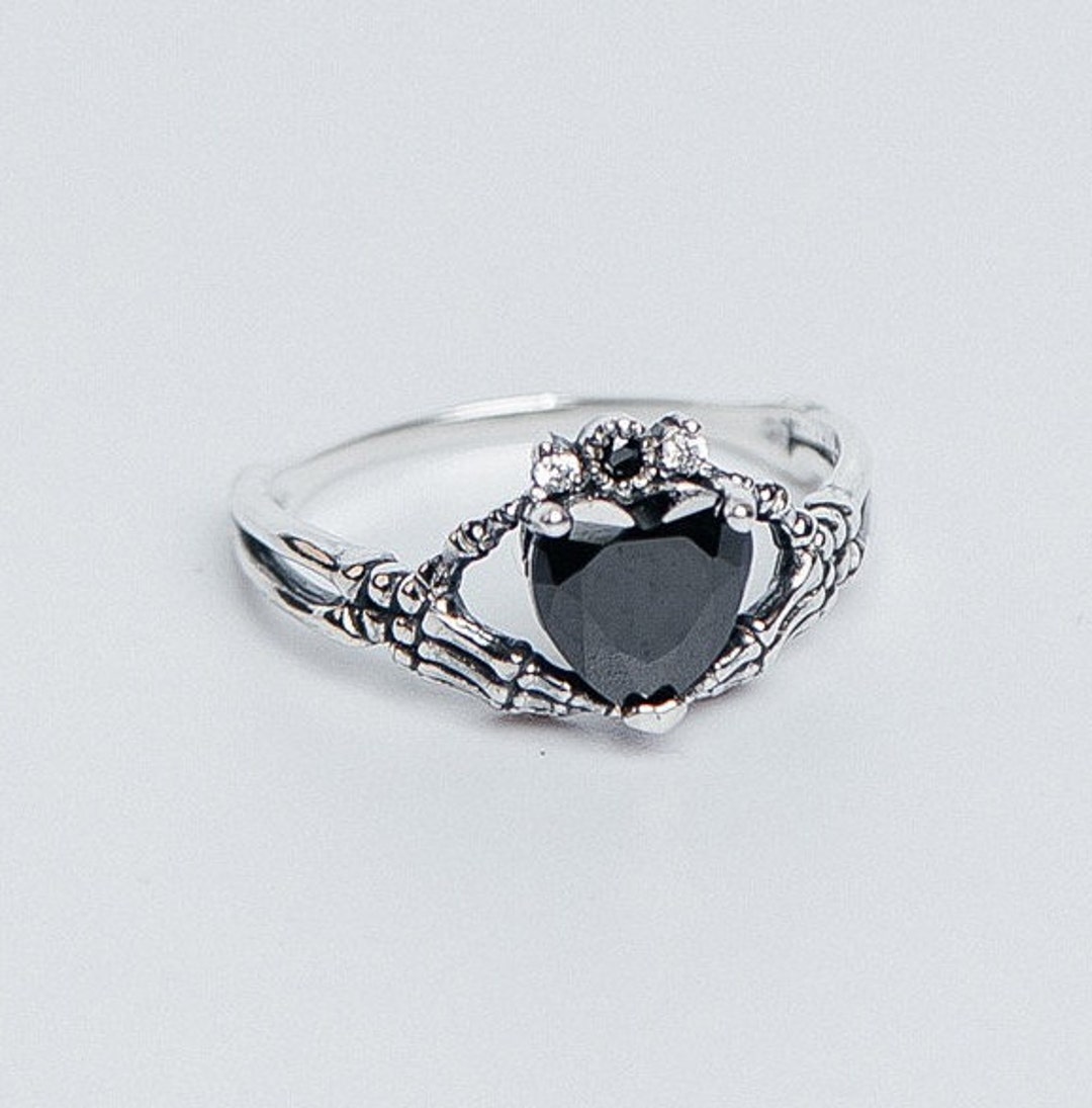 Claddagh Ring Women Gothic Wedding Ring Goth Ring - Etsy