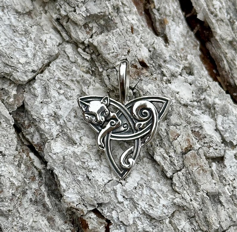Freya’s Cat Necklace - Viking Celtic Triquetra Pendant in 925 Silver ...
