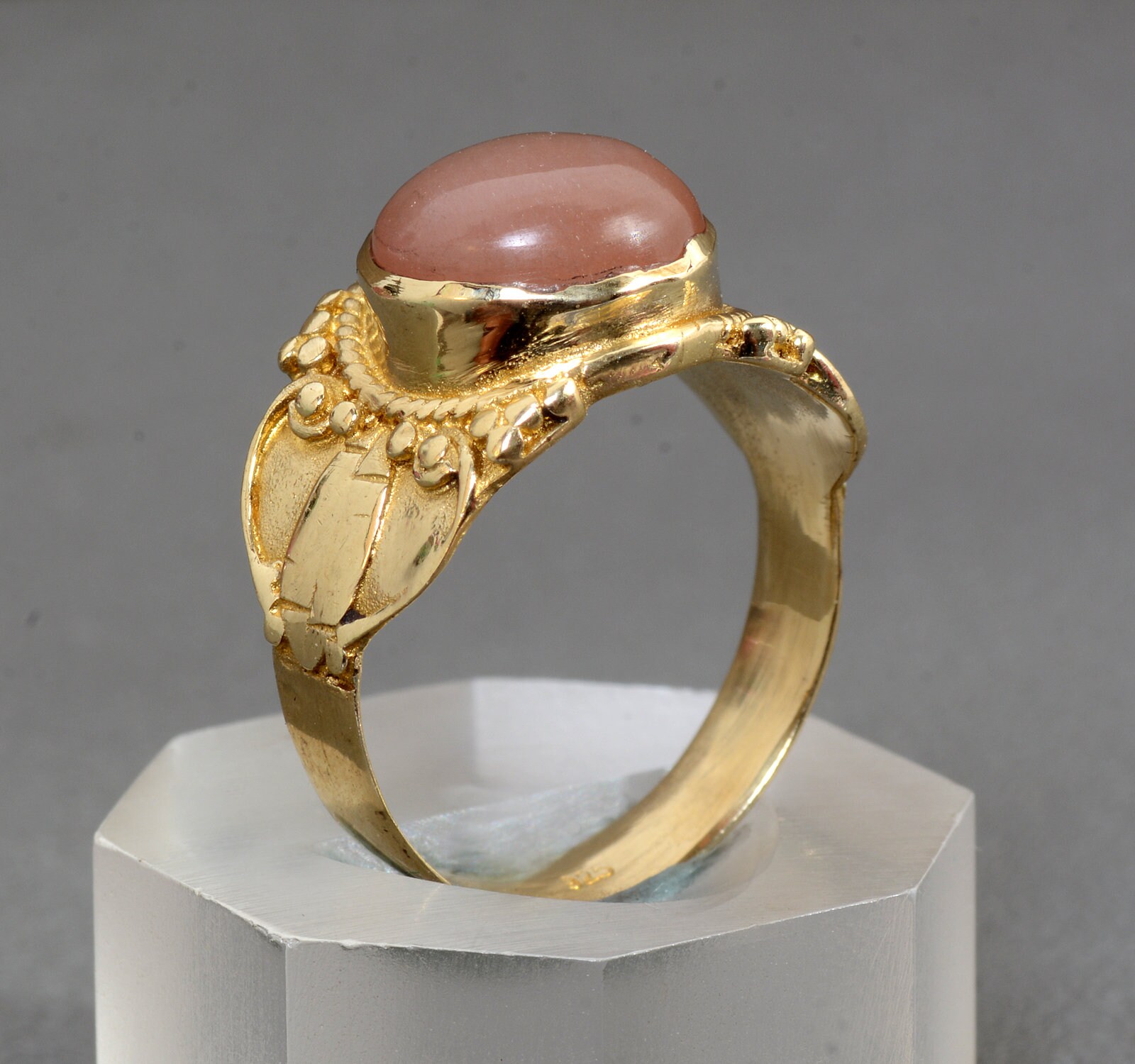 Pfirsich Mondstein Ring, 18k gold Pfirsich Mondstein Ring ...