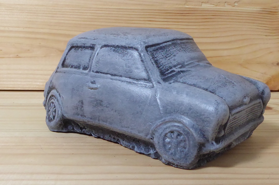 Handcrafted Cast Stone Classic Car Garden Ornament Garden Statue 15cm ...