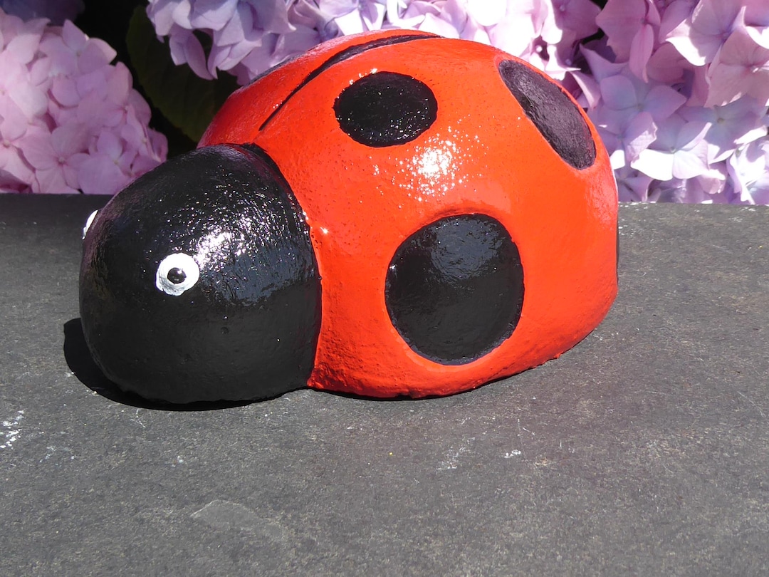 Cute Hand Crafted & Hand Painted Cast Stone Ladybird Garden Ornament ...