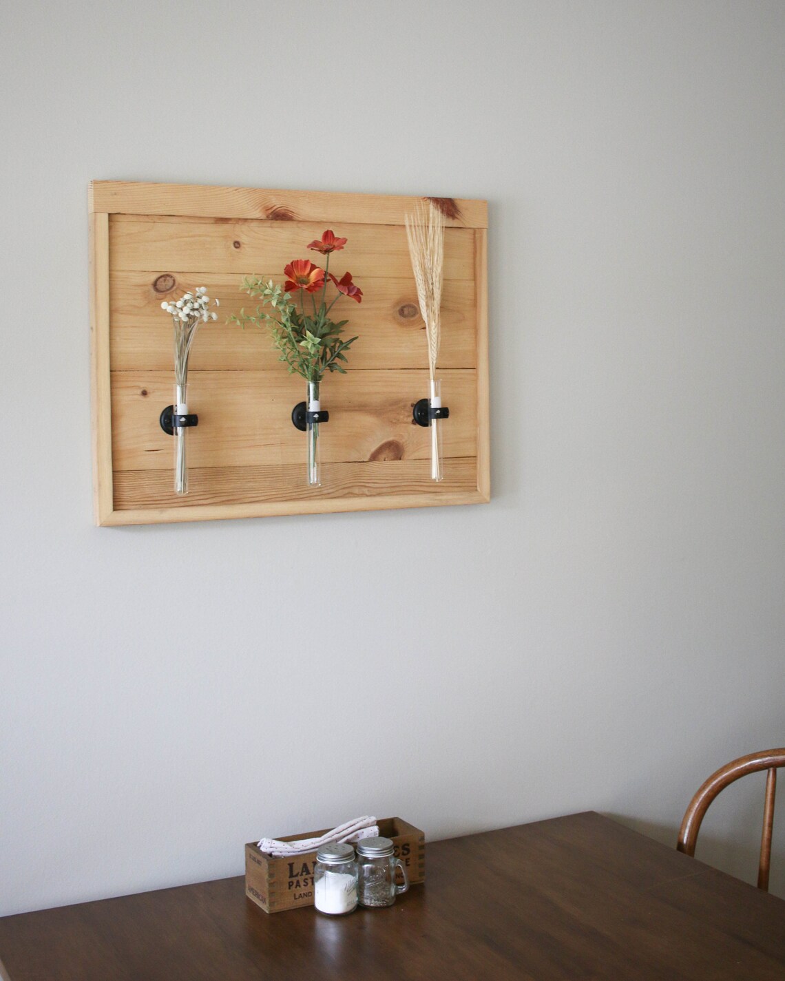 Reclaimed Farmhouse Wood Shiplap & Mini Vase Floral Wall Display - Etsy