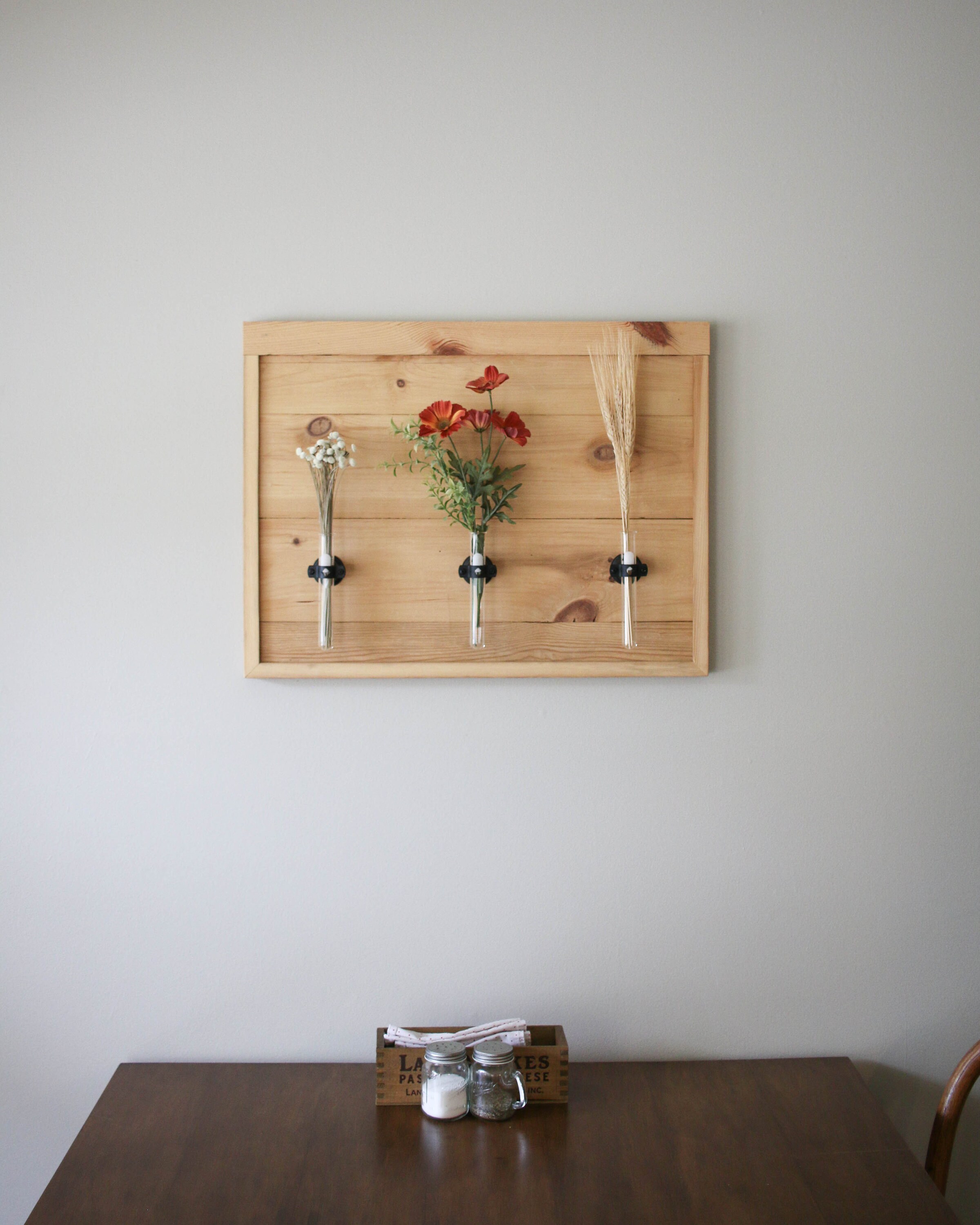 Reclaimed Farmhouse Wood Shiplap & Mini Vase Floral Wall Display - Etsy